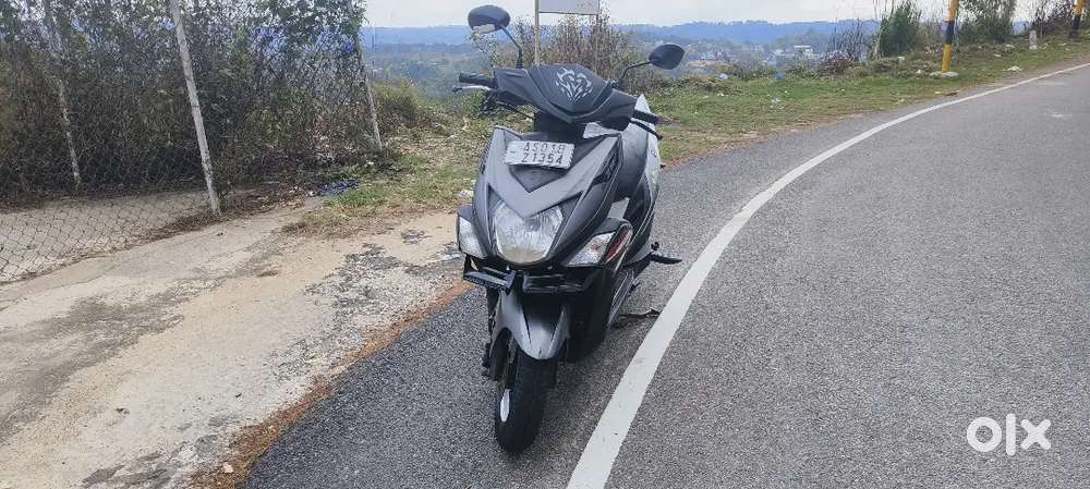 Scooty yamaha Ray Zr Fi Hybrid - Scooters - 1803750463