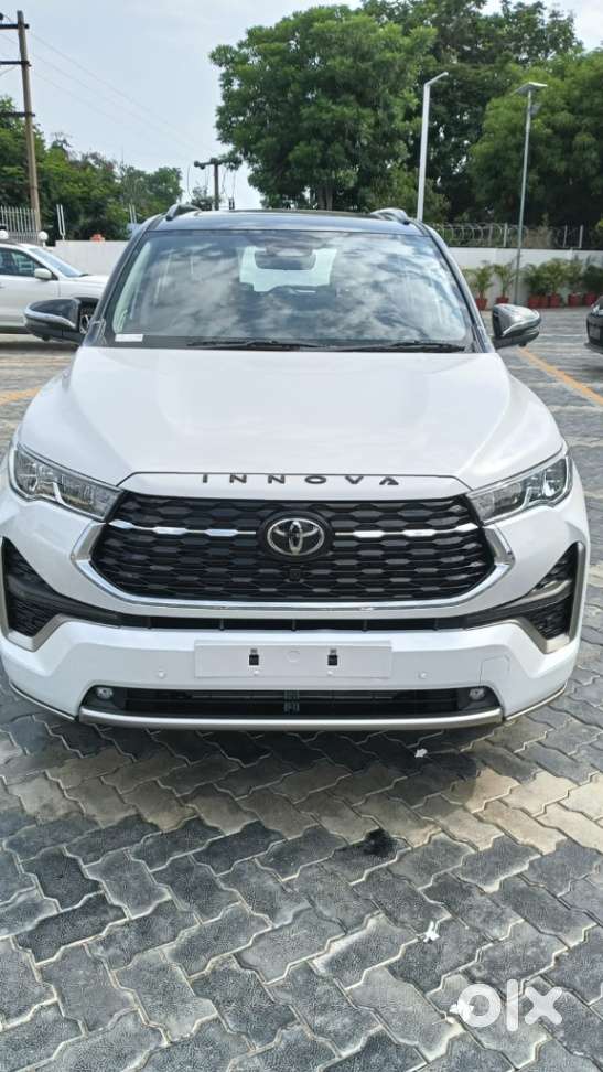 Toyota Innova Hycross 2.0 ZX (O) Hybrid 7 STR, 2025, Petrol - Cars ...
