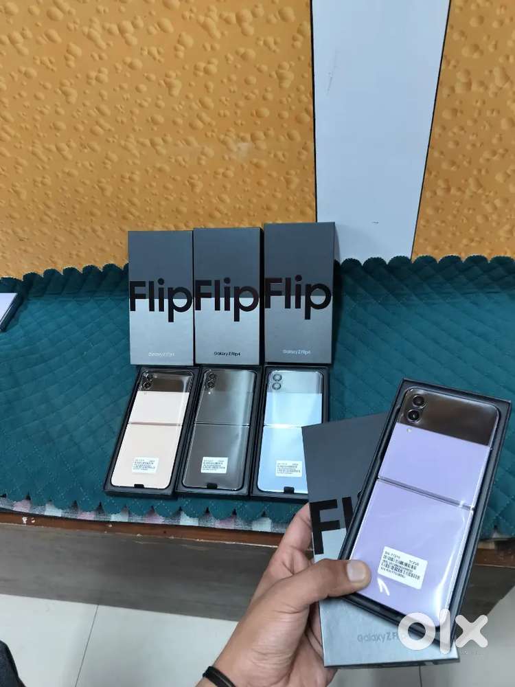 A smausng flip4 5g 256gb box packed with bill nd warranty - Mobile ...