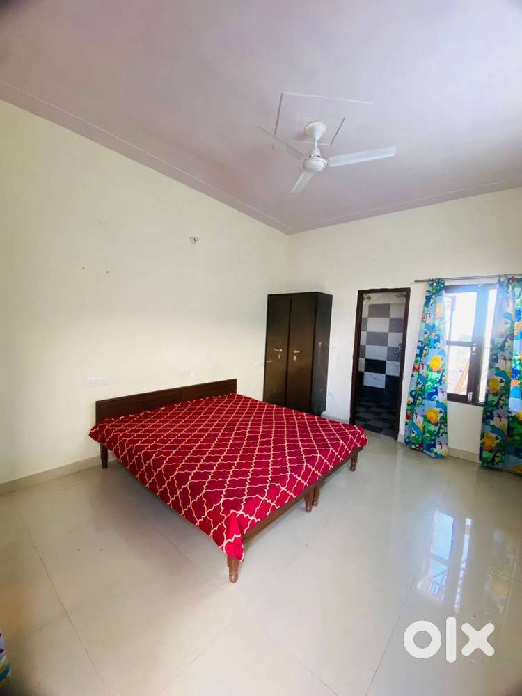 FURNISHED 1 ROOM SET - For Rent: Houses & Apartments - 1809294429