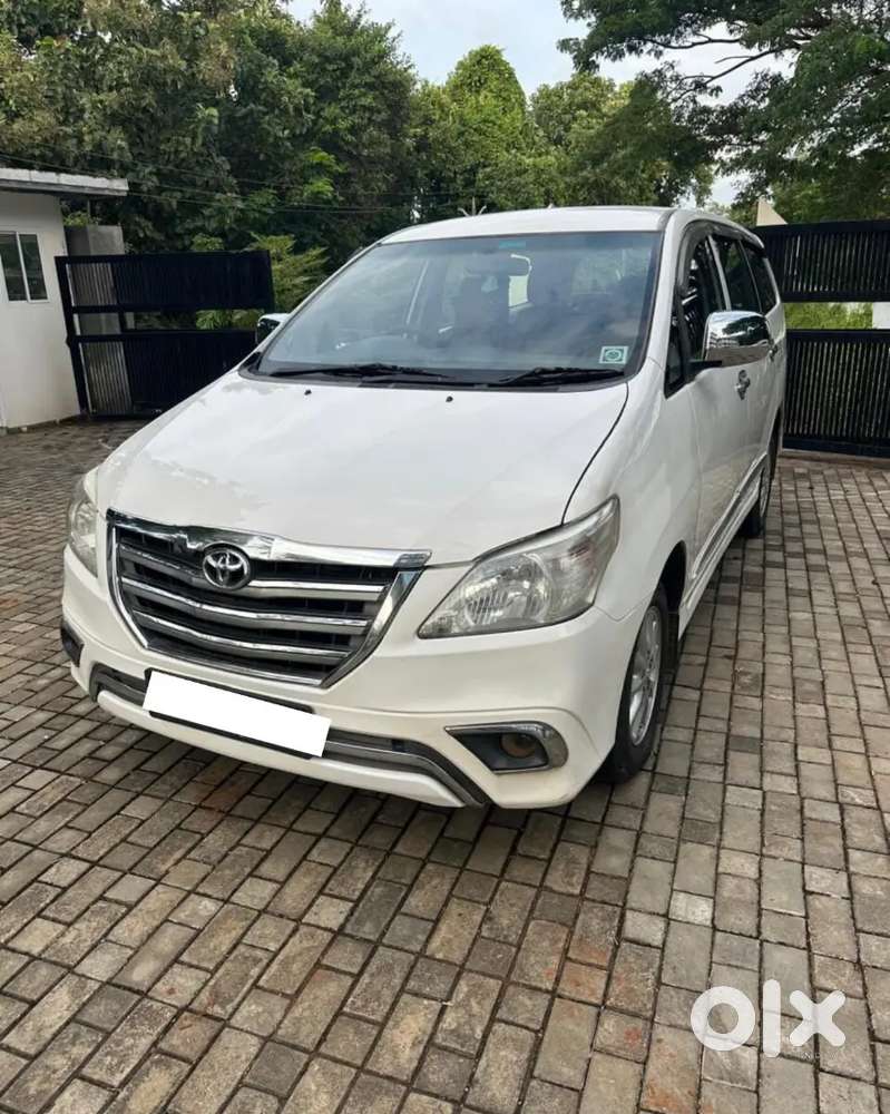 Toyota Innova 2011 top class condition - Cars - 1802372771