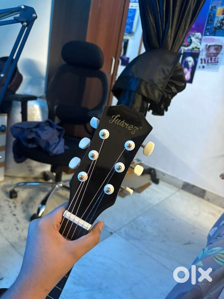 Acostuc guiter for sale only 4days old - Musical Instruments - 1816718879
