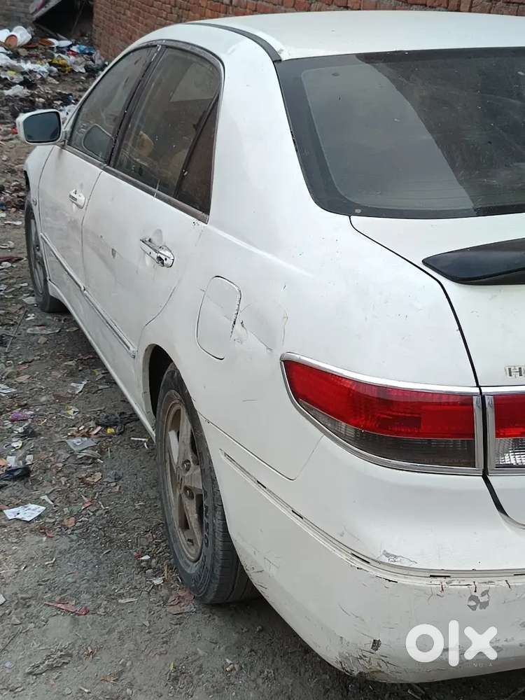 Arjent bechna hai - Cars - 1803459754