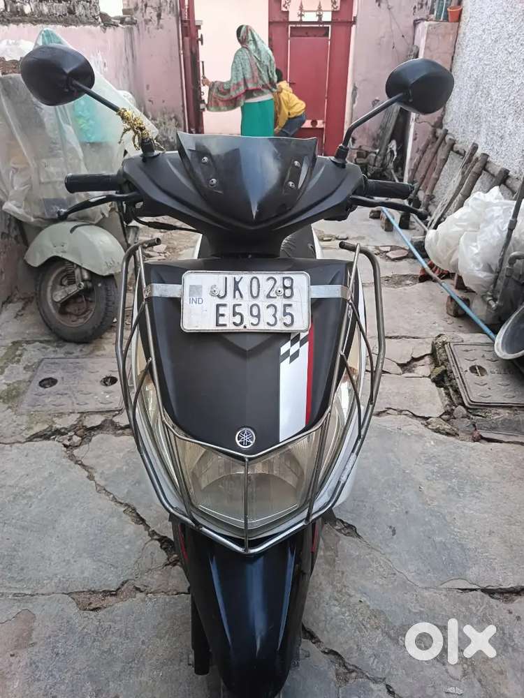 Yamaha ray zr scooty in gud condition - Scooters - 1798790789
