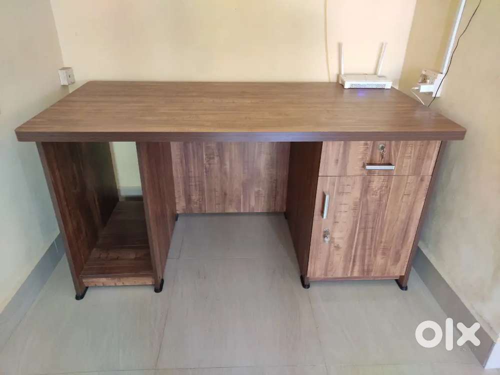 Computer Table - Buy & Sell Used Furniture in India | OLX