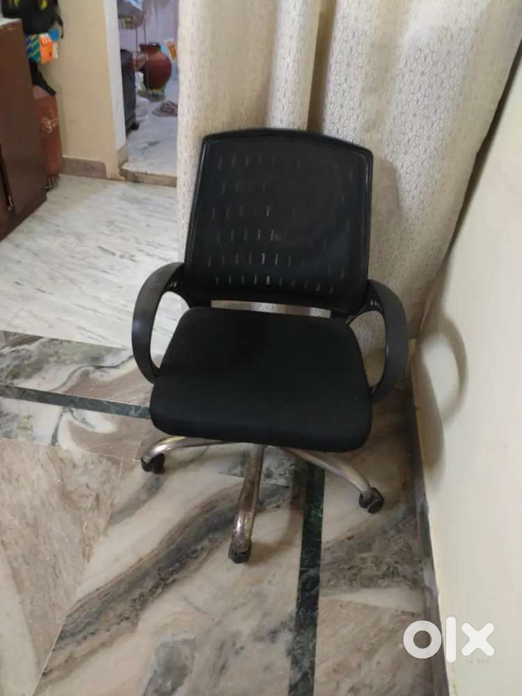 Office chair at very reasonable price - Sofa & Dining - 1812957015