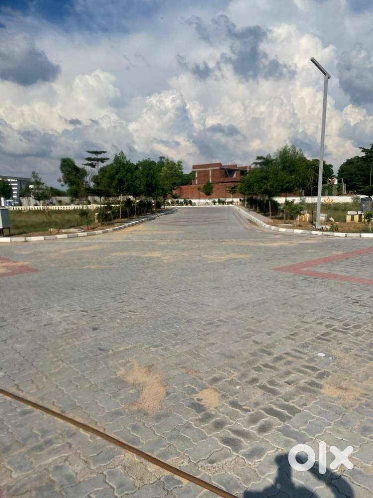 200 GAJ KA EAST FACING PLOT WOH BHI SIRF 26 LACS ME GATED TOWNSHIP ME ...