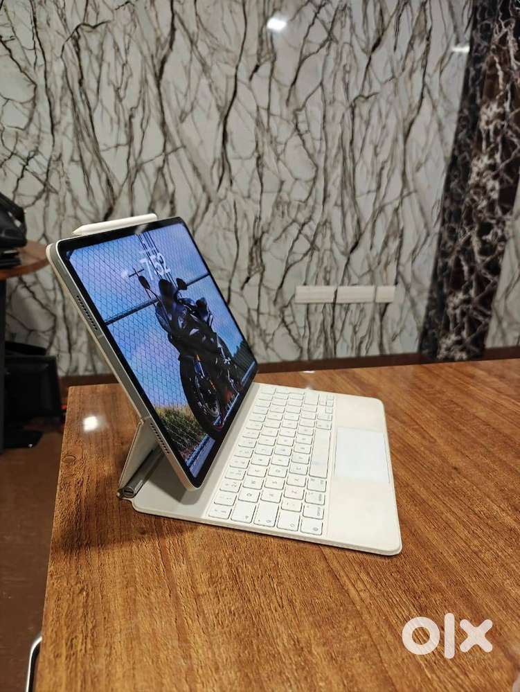 iPad Pro – 5th Gen for Sale – Excellent Condition! - Tablets - 1811434664