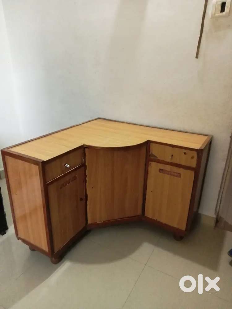 Coner table - Home Decor & Garden - 1813131530