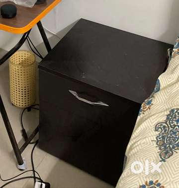 Olx bedside tables for sale store