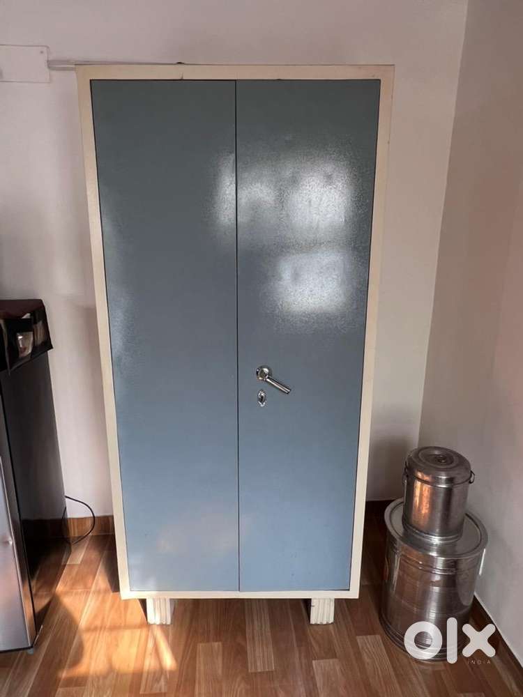 Almirah For Buy Sell Used Furniture in Noida OLX
