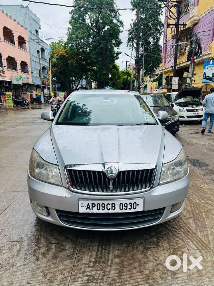 Skoda Laura Elegance 2.0 TDI CR AT, 2010, Diesel - Cars - 1815964581