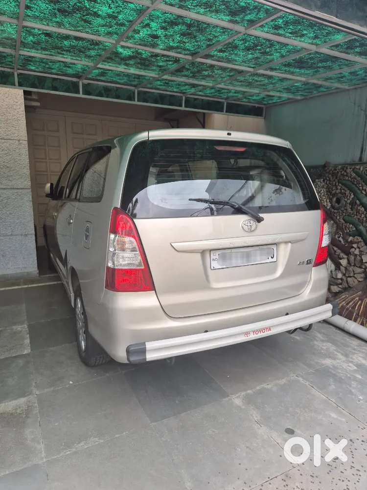 2013 Toyota Innova 8 seater perfect condition - Cars - 1801122548