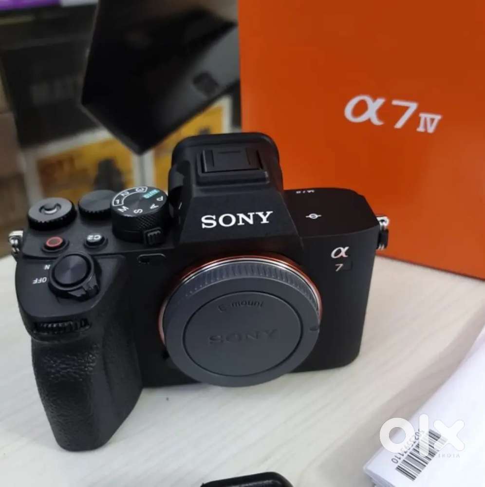 Sony Alpha a7 IV 33mp Camera w 28-70mm Lens - Cameras & Lenses - 1800840200