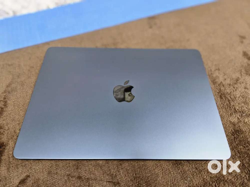 M2 Chipset 100% Battery 8GB/256GB SSD 13Inch Display Apple Macbook Air ...