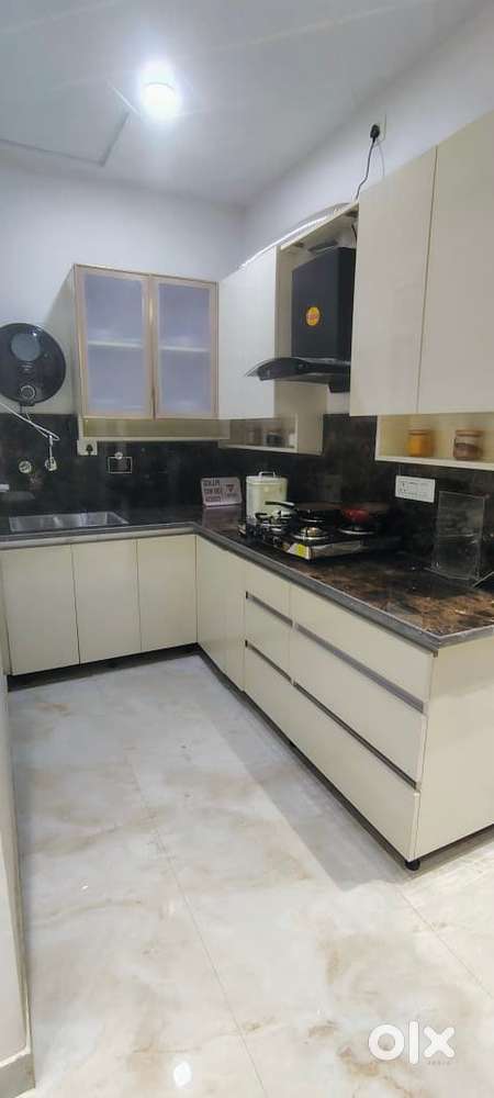Dream 2bhk flat near ace city Noida west spacious & park view - For ...