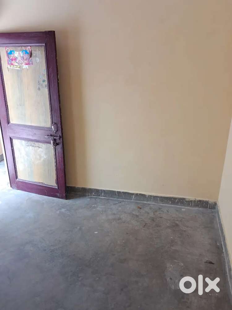 Single room for rent - For Rent: Houses & Apartments - 1809817680