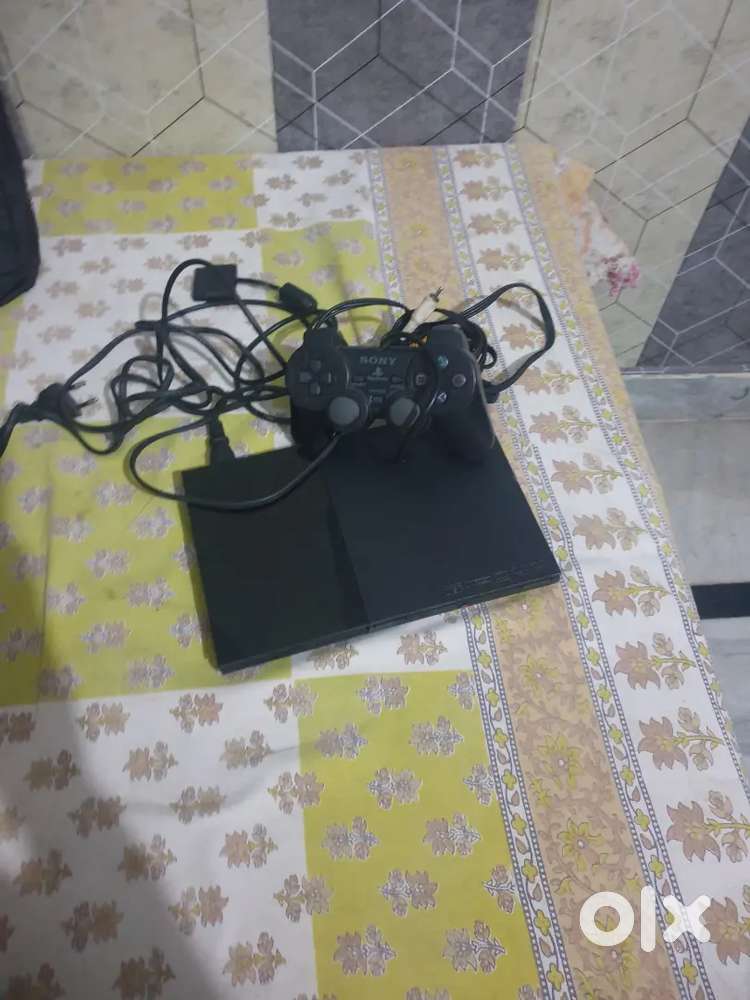 PS2 and 1 pc controller - Games & Entertainment - 1793993796