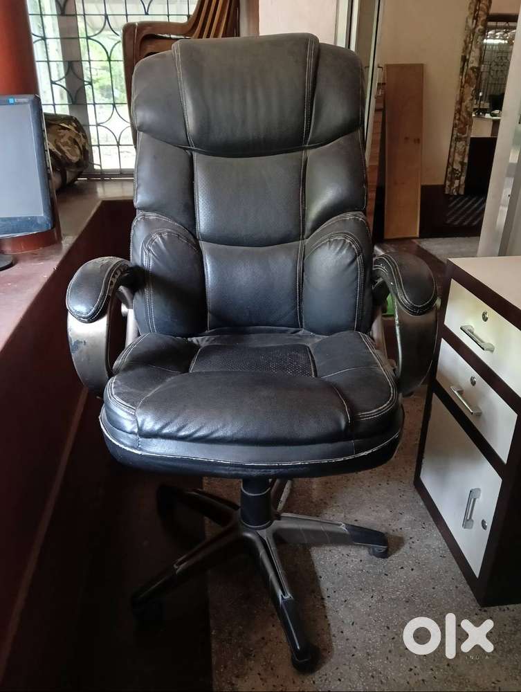 Boss Chair with original wheel and base - Sofa & Dining - 1807381090