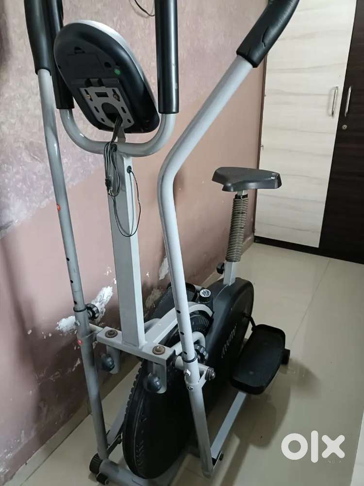Exercise Gym cycle - Gym & Fitness - 1783984614