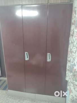Olx godrej almirah store