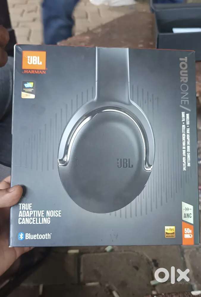 Jbl wirless over ear nic headphone - Accessories - 1797042133