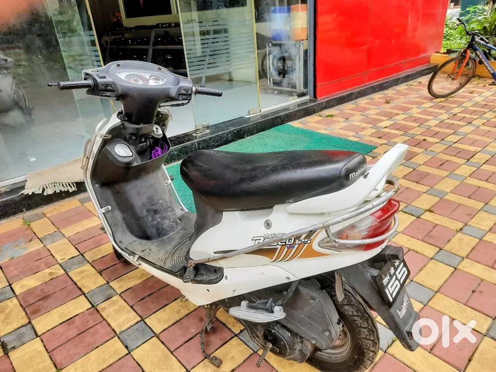Mahindra rodeo 125 - Scooters - 1827088063