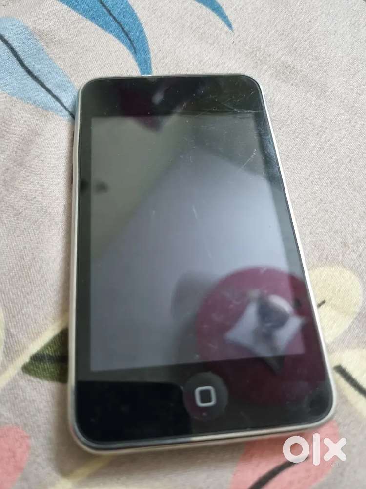 iPod Touch Gen 2 8GB - Mobile Phones - 1800329828