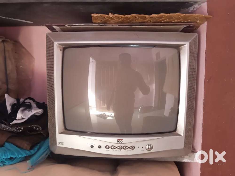 Old model tv black and white and color - TVs, Video - Audio - 1791422705