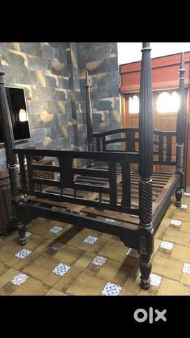 Antiques Buy Sell Used Beds Wardrobes in Maharashtra OLX