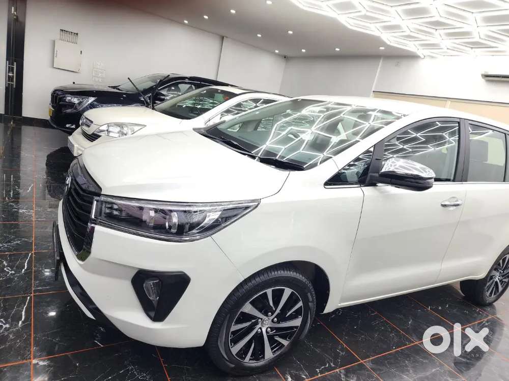 Innova crysta z 2022 automatic - Cars - 1801666362