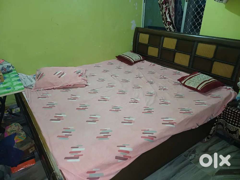 KING SIZE WOODEN BED 6.7ft LONG IN BEST CONDITION - Beds & Wardrobes ...