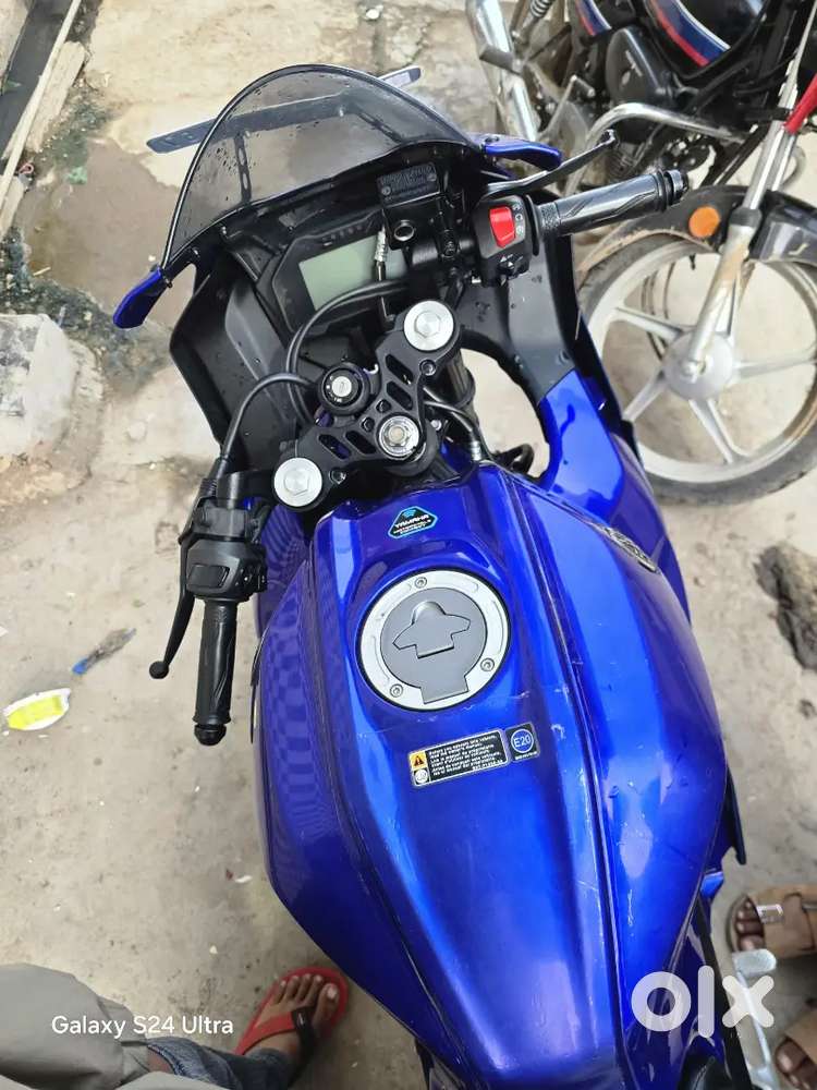 R15 v4 blue colour - Motorcycles - 1795078151