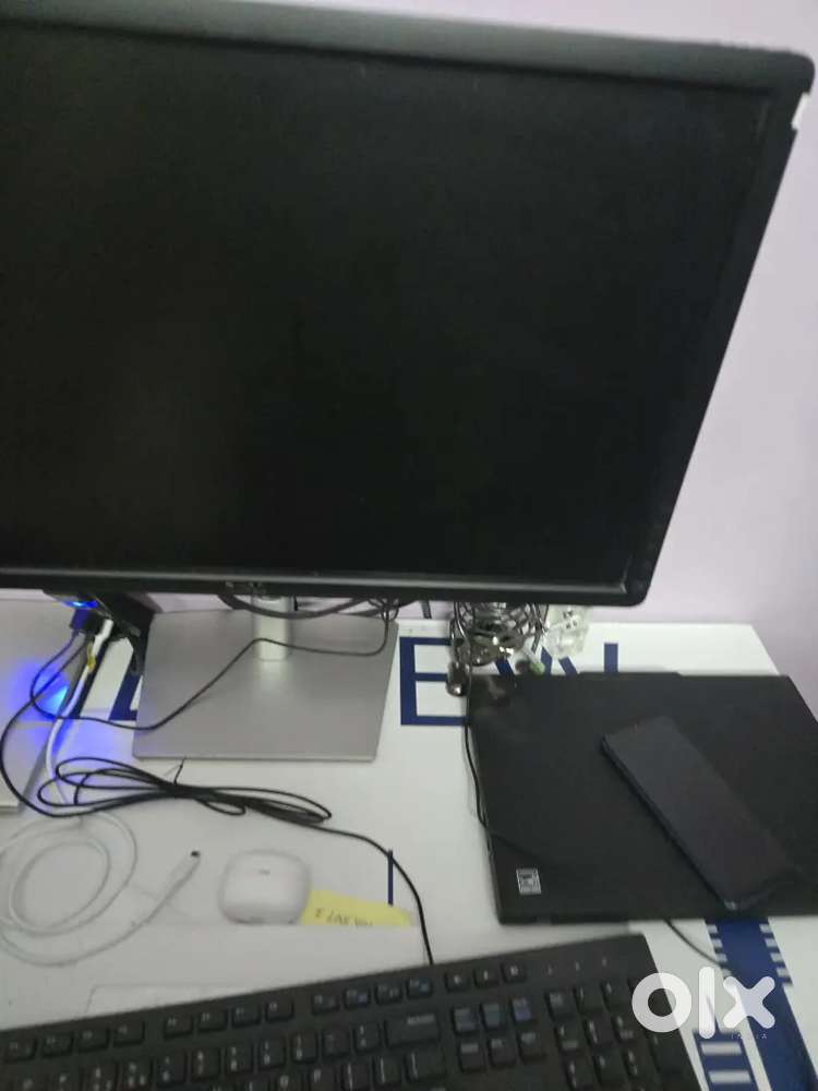 Dell Monitor 24 - Hard Disks, Printers & Monitors - 1814049840