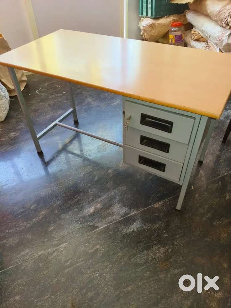 Office table - Spare Parts - 1794045787