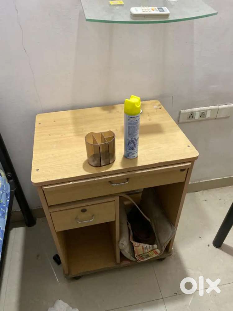 Computer Table - Buy & Sell Used Furniture in India | OLX