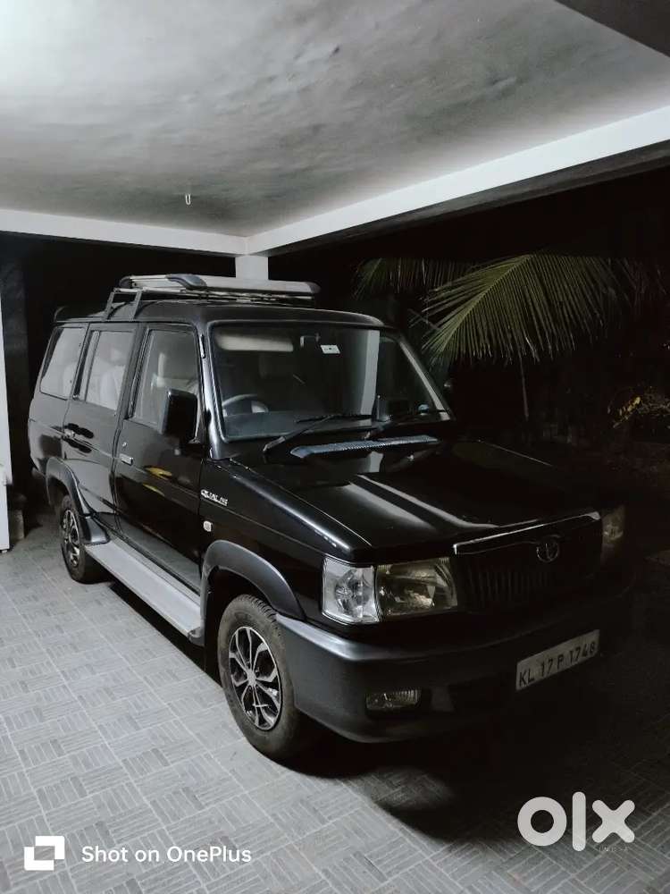 2004 qualis, all works done, retest done upto 2029,tyres new, andriod ...