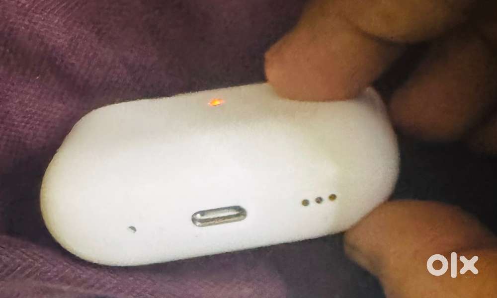 Apple airpods pro right side airpod and case - Mobile Phones - 1816384111