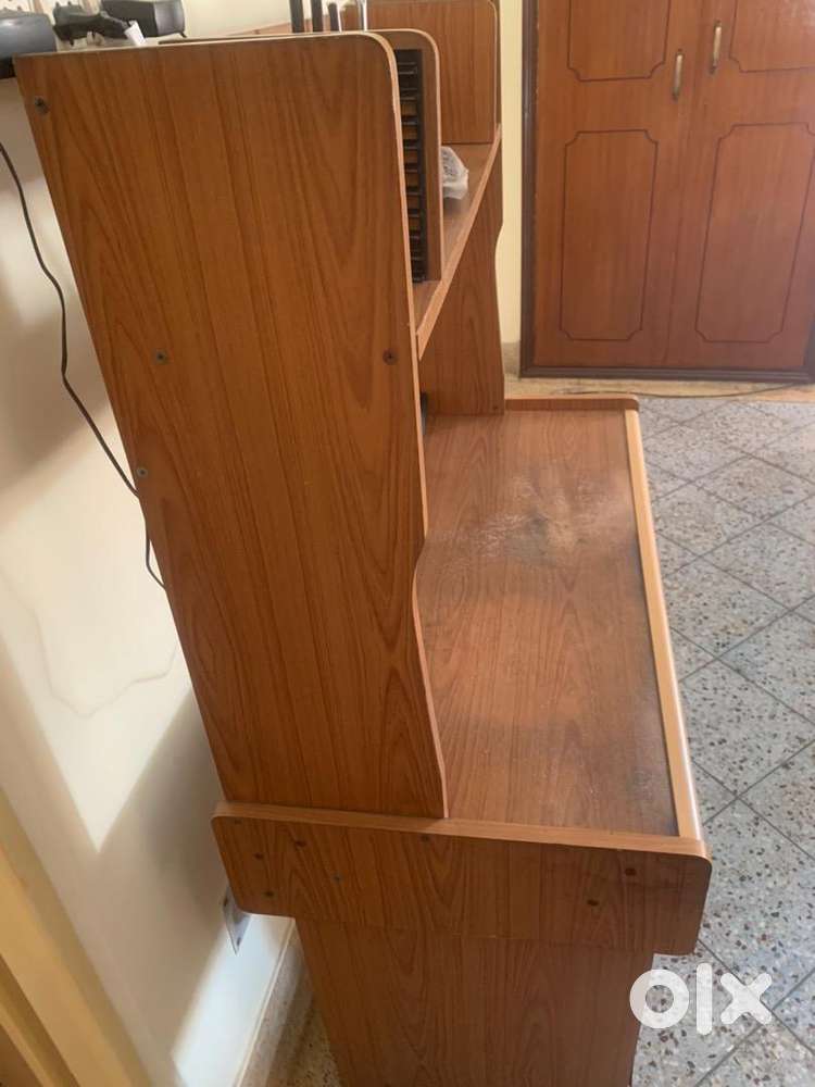 Computer Table Kolkata - Used Furniture for sale in India | OLX