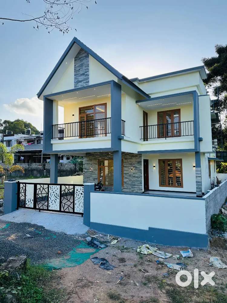 Kakkanad thengode 4 cent 1950 sqft 3bhk near vazhakkala,palarivattom ...