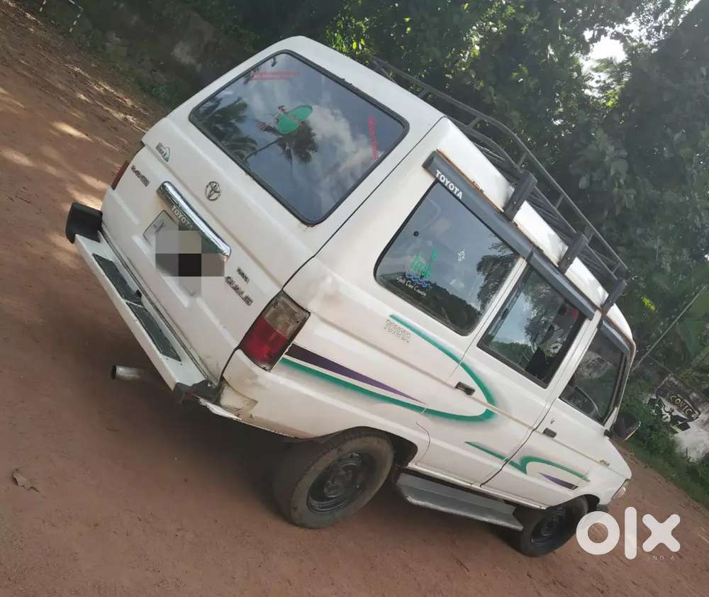 Toyota Qualis 2000 (average condition)a A/C only, no powersteering ...