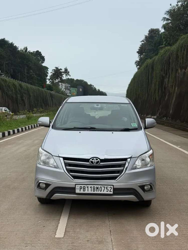 Toyota Innova 2014 Diesel 140000 Km Driven - Cars - 1826192937