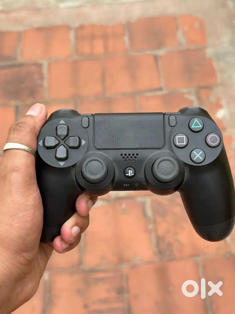 PS4-controler - Games & Entertainment - 1821743164