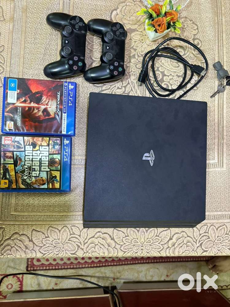 Ps4 pro 1 tb with two games - Games & Entertainment - 1813120307
