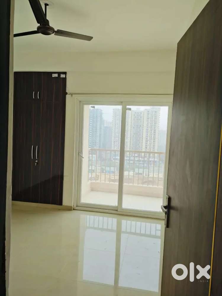 4bhk with servant semi furnished flat available for rent 30k+maint ...