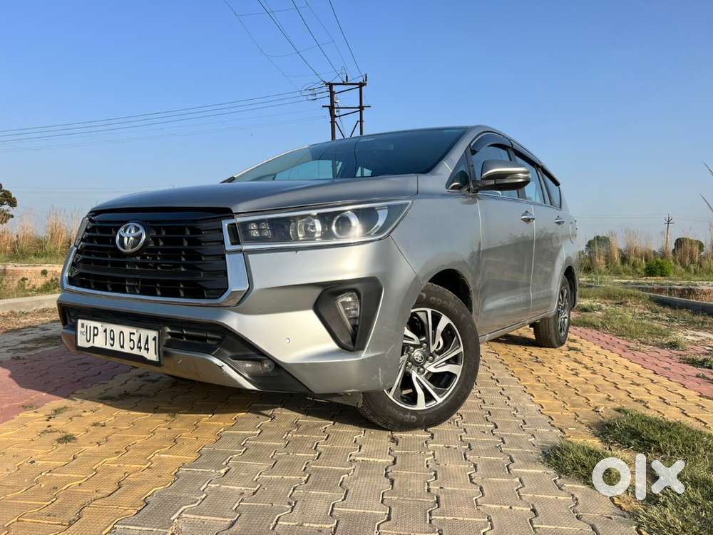 Toyota Innova Crysta 2023 Petrol Well Maintained - Cars - 1805139301