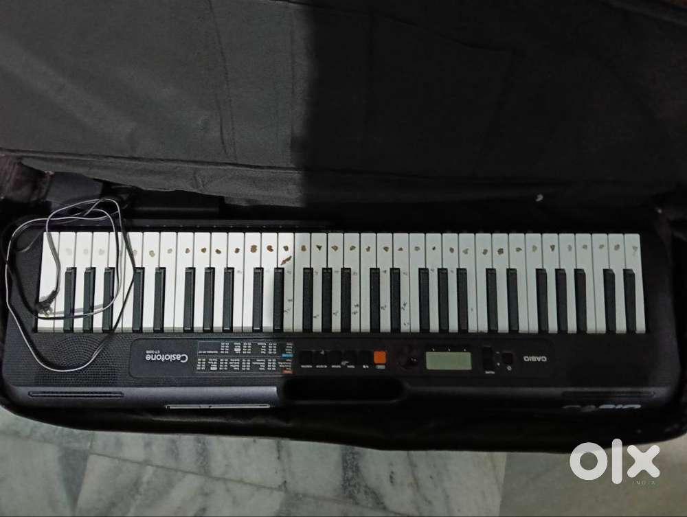 Tabla and old keyboard - Musical Instruments - 1809196542