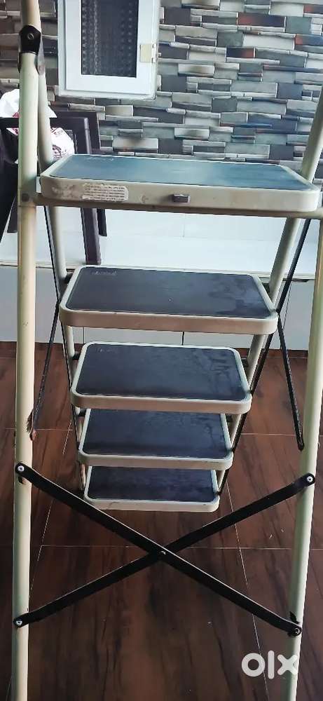 Aluminium ladder - Other Household Items in Pattalam Old Police Colony ...