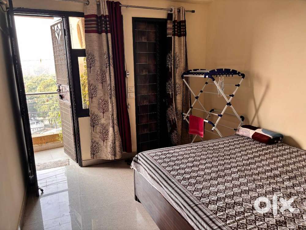 Girl roommate - For Rent: Houses & Apartments in Akshar Dham, Noida ...