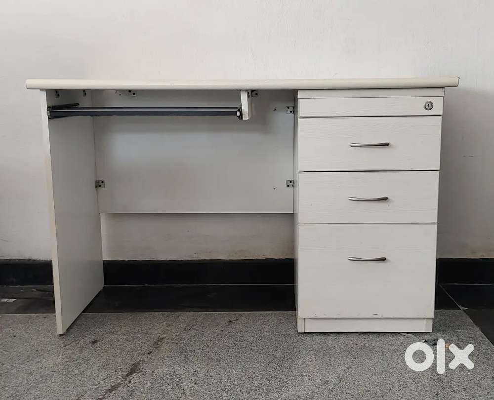 Used Computer Table - Other Household Items - 1809127862